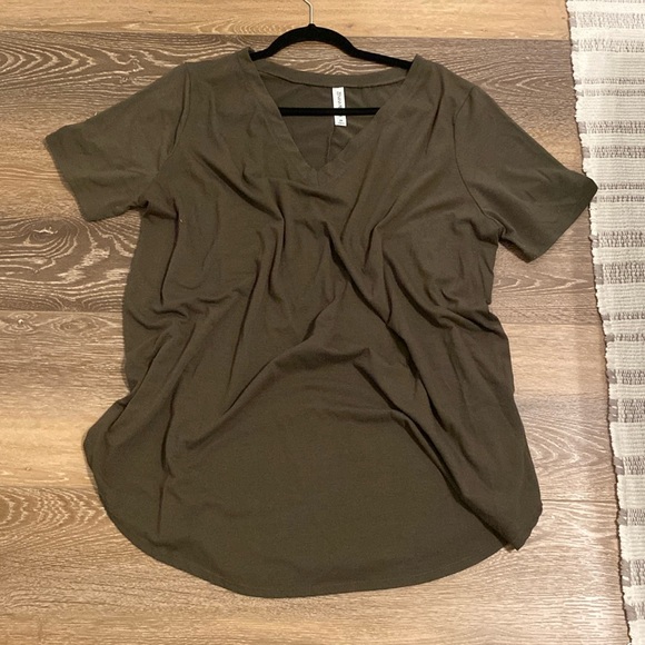 Zenana Outfitters | Tops | Zenana Premium Forest Green Vneck Shirt Size ...
